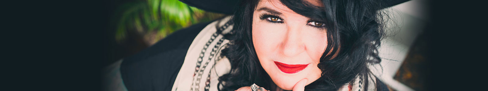 Psychics & Clairvoyant Readings From Michele Knight